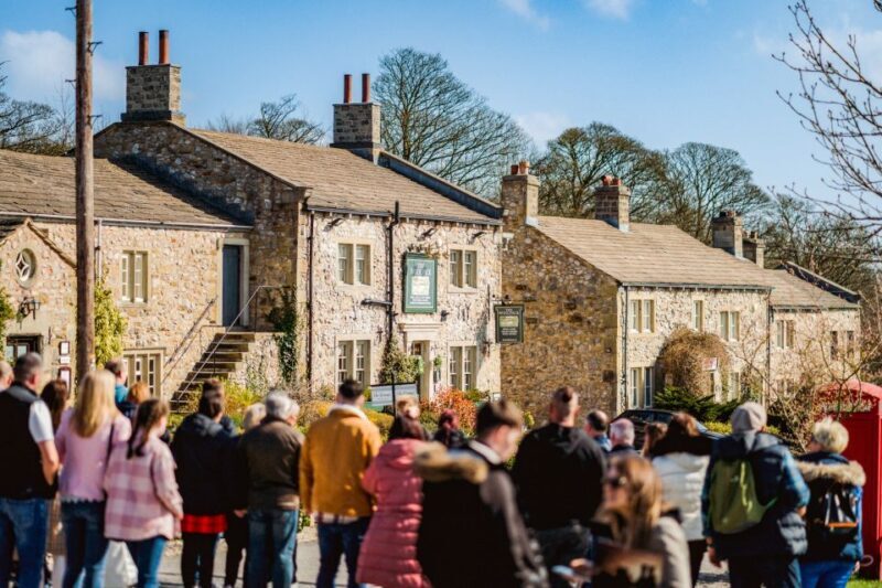 Leeds: Emmerdale Village Set Guided Tour - The Sum Up