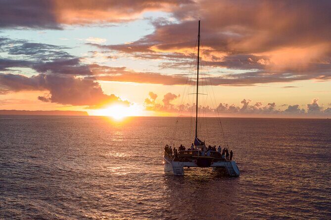 Leila Na Pali Sunset Dinner Sail - Key Points