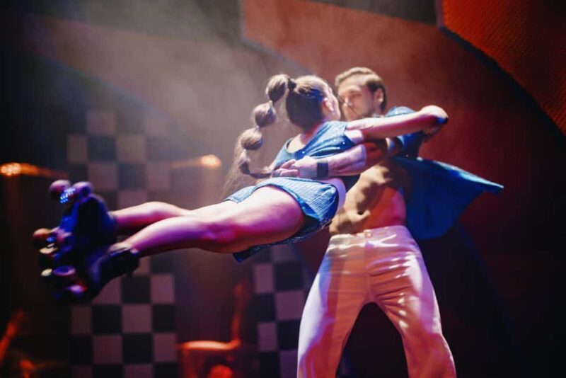 Leipzig: Krystallpalast Varieté | Show DISCO FEVER - Key Points