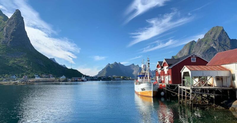 Leknes: 4 Hours Private Exclusive Car Sightseeing in Lofoten - What to Expect from the Experience