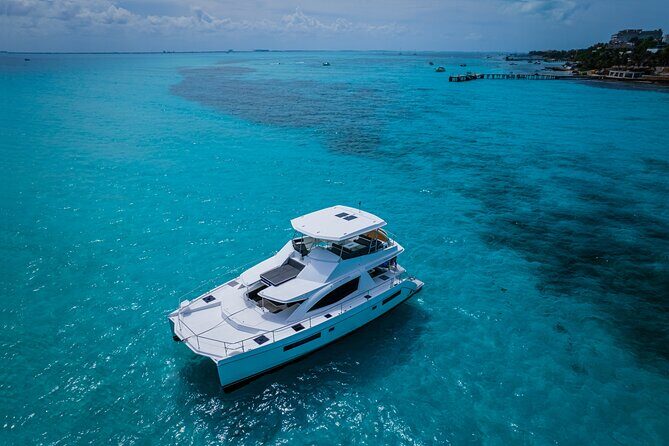 Leopard 51 yacht in Tulum with gourmet dining and water toys - The Bottom Line