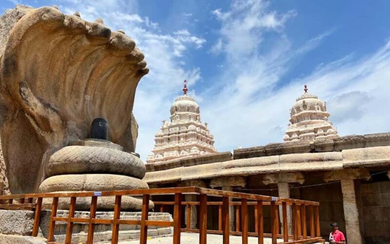 Lepakshi Temple & Adiyogi Statue Day Trip from Bangalore - Key Points