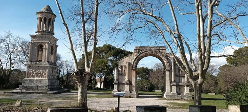 Les Baux De Provence and St-Rémy De Provence by electric bike - An Overview of the Experience