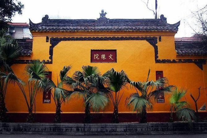 Leshan Giant Buddha and Wenshu Temple Day Tour(Private Tour) - Wenshu Yuan Monastery: A Quiet Oasis of Spirituality