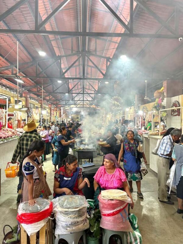 Let's eat at the Tlacolula Market on Sunday and have some Mezcal - Key Points