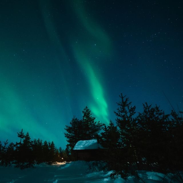 Levi: Search for Northern Lights in snowmobile sleigh - Key Points