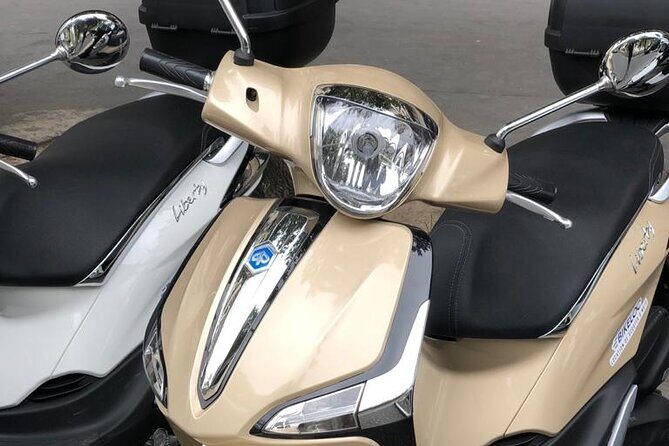 Liberty scooter rental Piaggio 50cc (4T) Paris - What You Can See and Do with Your Scooter