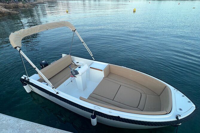 License free boat rental around the coast of santa ponsa - What Makes this Boat Rental Stand Out?