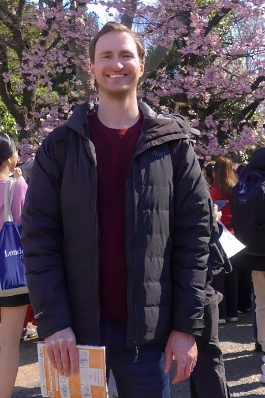 Licensed Guide Shinjuku Dramatic Tour Day Time - How the Tour Feels in Practice