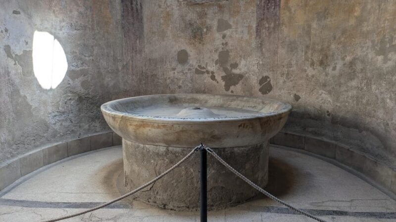 Life at Pompeii: private tour with priority access - Who Should Consider This Tour?