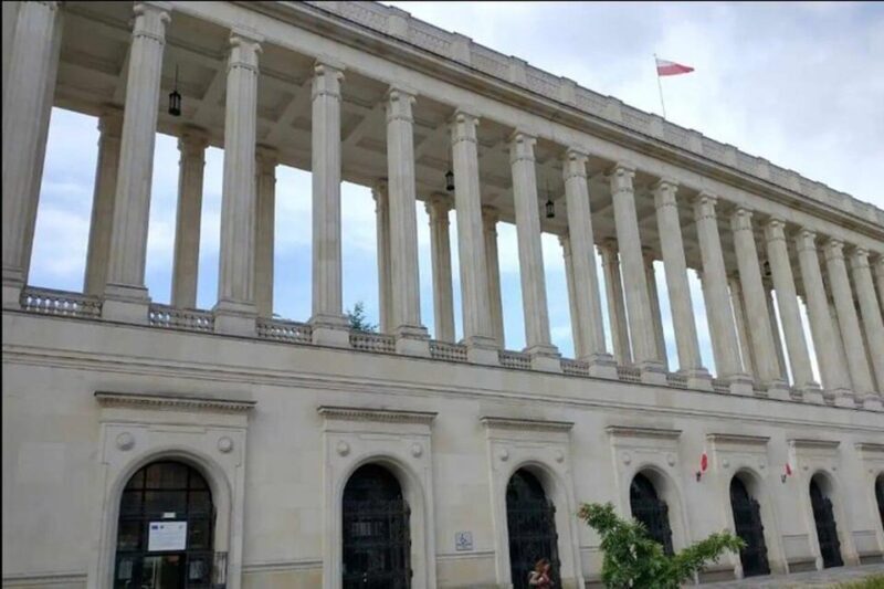 Life Behind the Iron Curtain Warsaw Walking Tour - Why This Tour Stands Out