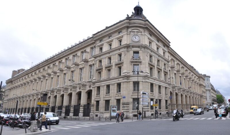 Lifestyle Tour Around the Louvre - Introduction