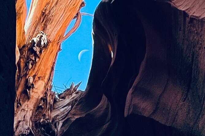 Ligai Si Anii Canyon Tour through Antelope Canyon - An Authentic Look at Ligai Si Anii Canyon