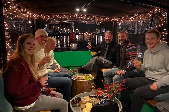 Light Event Amsterdam by small boat, 8 passengers max! You won't find any better - FAQ
