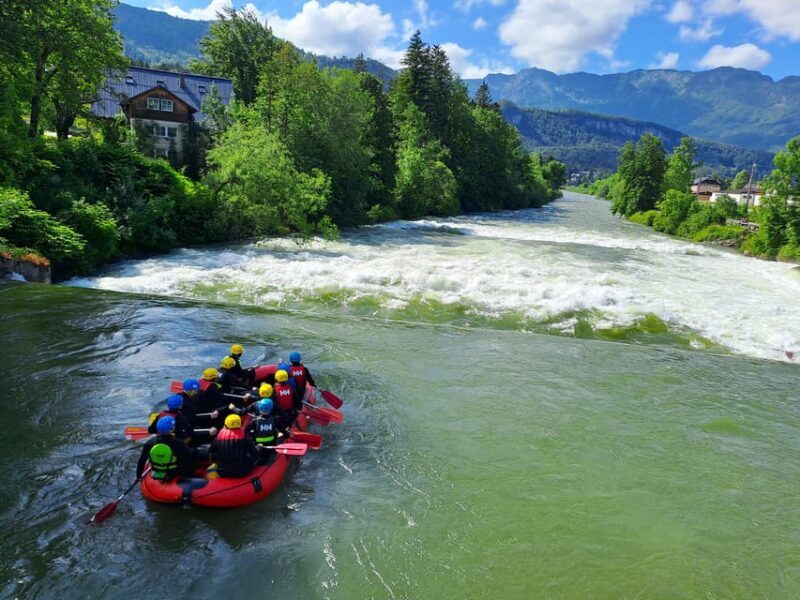Light rafting tour for adults & families with children aged 8 and over - Key Points