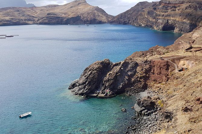 Lighthouse View 1 - Cais do Sardinha to Lighthouse and return Quinta do Lorde - Who This Tour Is Best For