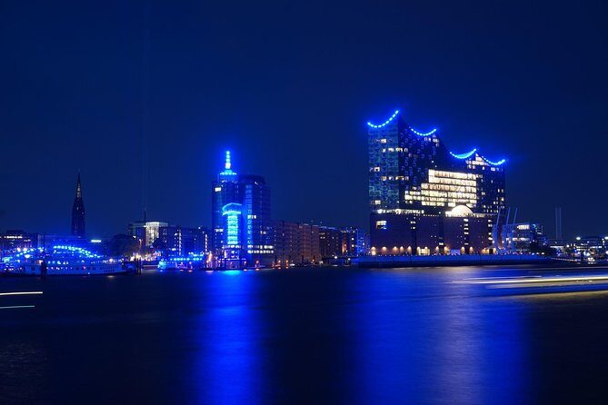 Lights tour through the port of Hamburg and to the historic warehouse district - Frequently Asked Questions