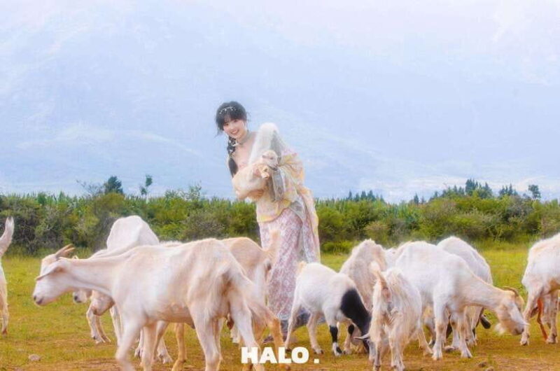 Lijiang: Ethnic Costume Photoshoot with Hotel Transfers - An Introduction to the Experience