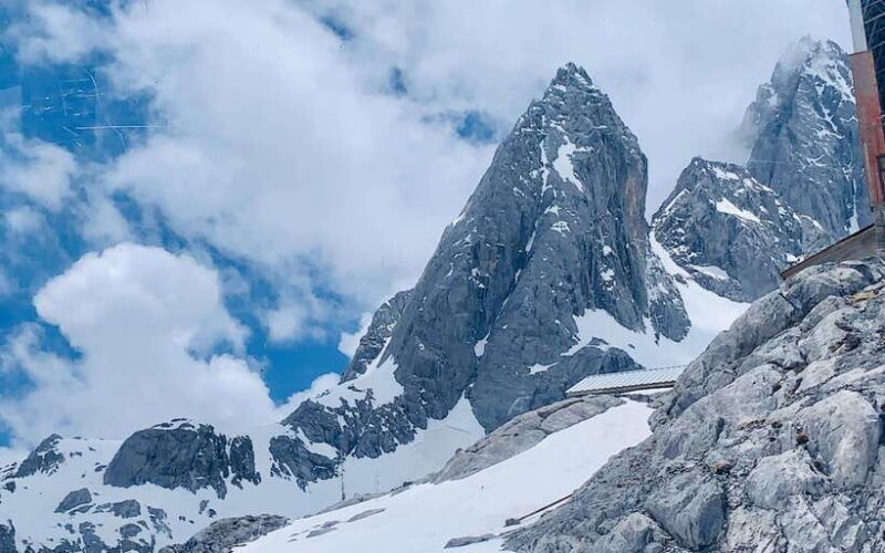 Lijiang: Jade Dragon Snow Mountain Guided Tour with Pickup - The Sum Up