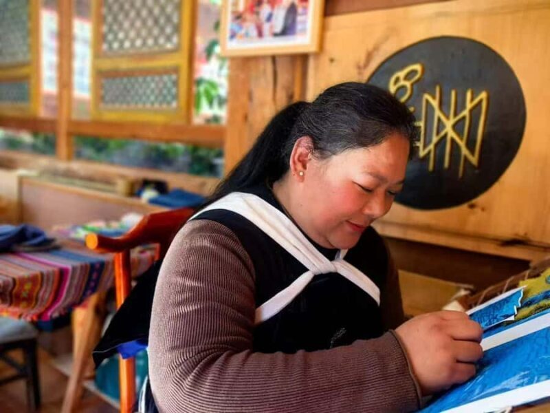 Lijiang: Traditional Craft Workshop With Paper, Tea & Art - An Authentic Creative Escape in Lijiang