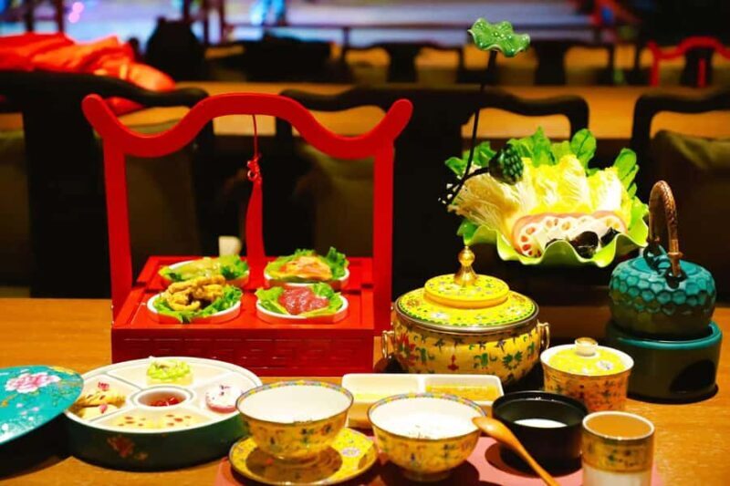 Lijiang: Yuyan Banquet Dinner Show with Costumes - FAQ