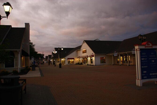 Limo Tour NYC to Woodbury Common Premium Outlets - The Experience: A Detailed Breakdown