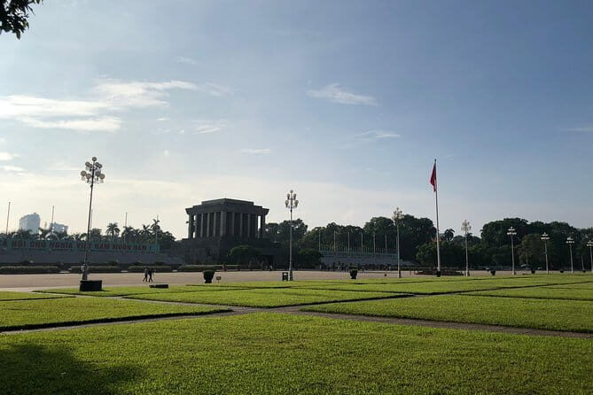 Limousine Transfer Ha Noi Noi Bai Airport to Ha Long Bay - FAQ