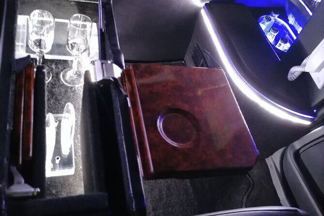 Lincoln Strecth Limousine with Wi Fi on board - The Itinerary: From Cancun Airport to the Hotel Zone