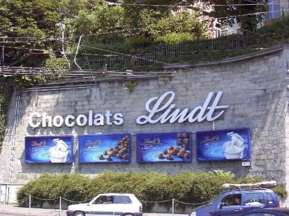 LINDT Home of Chocolate, Cruise On Lake Zurich And Old Town Walking Tour - What Makes This Tour Stand Out?