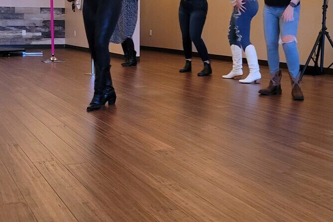 Line Dance Lesson in Nashville - Authenticity and Atmosphere