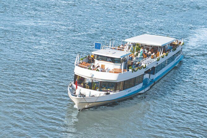 Linz harbour tour by boat - Key Points