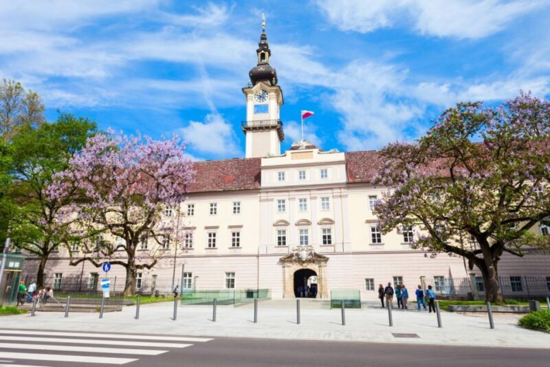 Linz: Pöstlingberg and Old Town Private Tour - A Closer Look at the Tour Experience