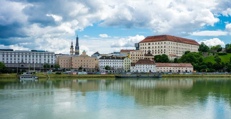 Linz: Private History Tour with a Linzer Cake Tasting - Pricing and Value