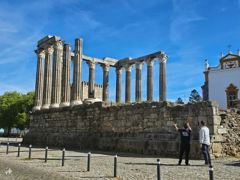 Lisboa: Évora, Cartuxa & Arraiolos Tour with Chapel of Bones - Key Points
