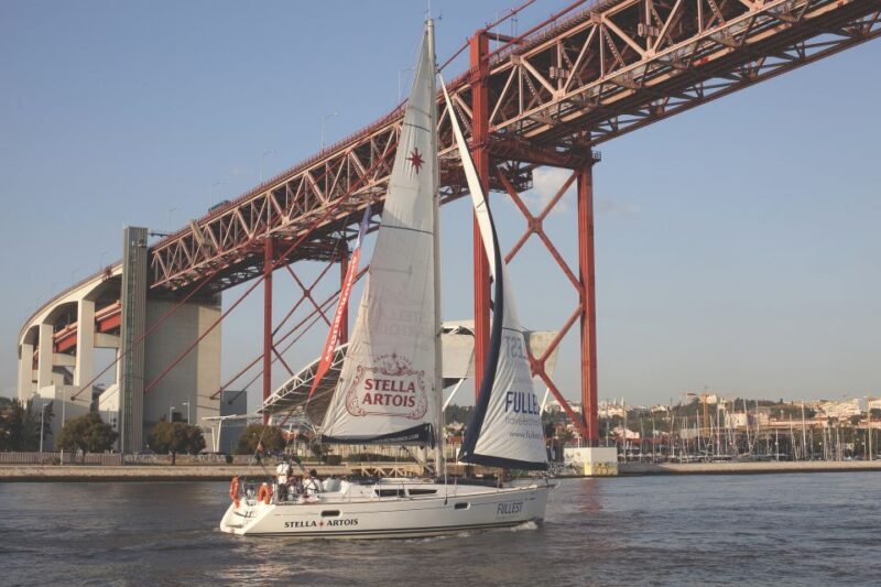 Lisbon 1H Private Tour by SAILBOAT / SAIL or POWER CATAMARAN - A Fresh Perspective on Lisbon: The 1-Hour Private Yacht Tour