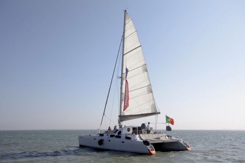 Lisbon 1H Private Tour by SAILBOAT / SAIL or POWER CATAMARAN - FAQ