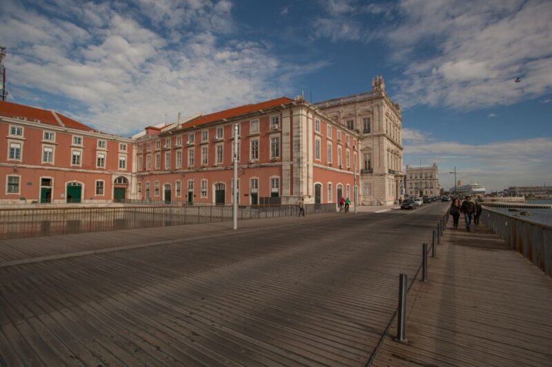 Lisbon: 2-Hour Belém and the Golden Era Tour by Eco-Tuk - The Experience in Detail