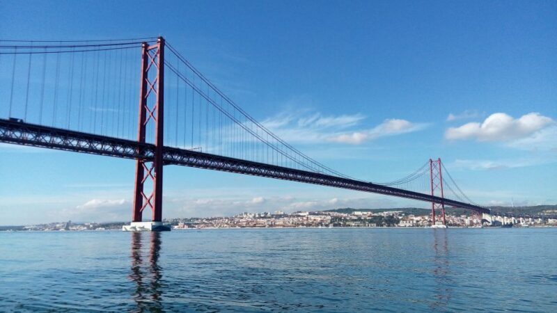 Lisbon: 2-Hour Sailing Yacht Cruise & Guided Tour w/2 drinks - Who Should Book This Experience?