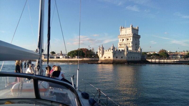 Lisbon: 2-Hour Sailing Yacht Cruise & Guided Tour w/2 drinks - FAQ