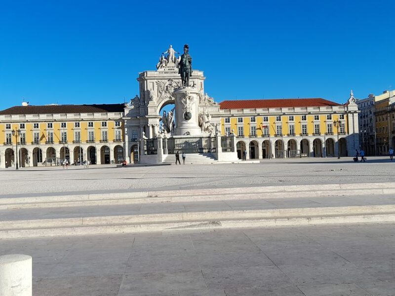 Lisbon: 2 hours Private City Highlights Tuk-Tuk Tour for two - Practical Details