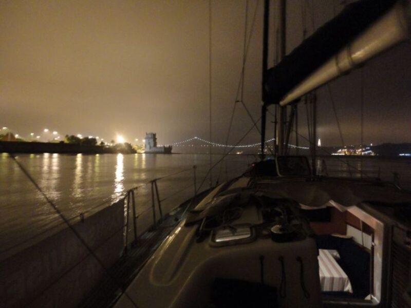 Lisbon 2H Private Tour by SAILBOAT / SAIL or POWER CATAMARAN - FAQs