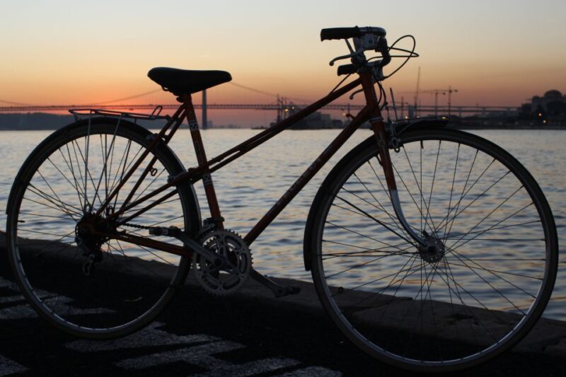 Lisbon: 3-Hour Vintage Bike Tour - Key Points