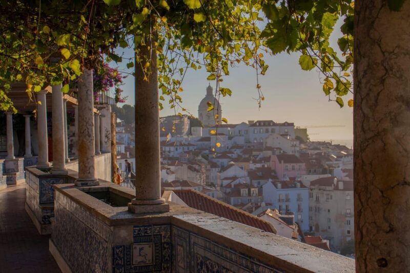 Lisbon: 3h tour in German to all viewpoints with local guide - Key Points