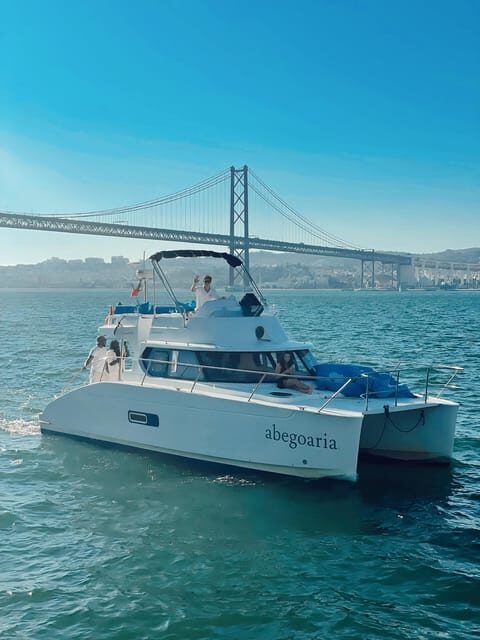 Lisbon: 4h Private Luxury Catamaran Tour with Welcome Drink - Authentic Experiences and Guest Feedback