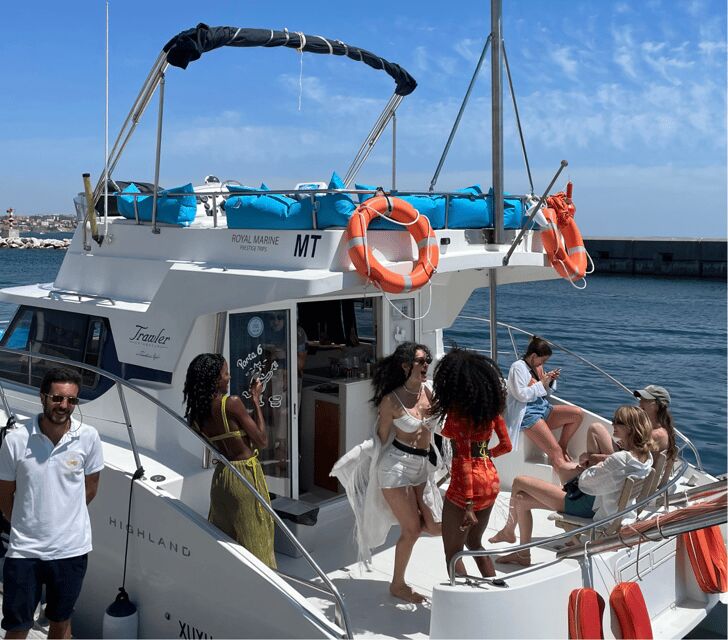 Lisbon: 4h Private Luxury Catamaran Tour with Welcome Drink - FAQs