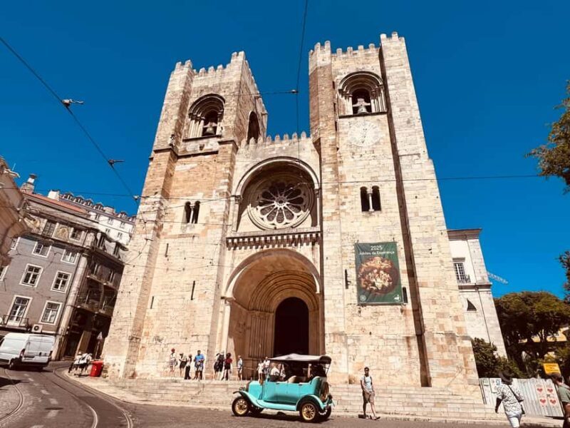 Lisbon: Alfama Old Town, Viewpoints and More TukTuk Tour - Key Points