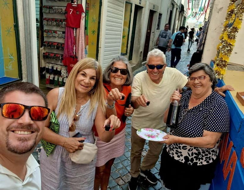 LISBON: Amazing Tuktuk tours with a local portuguese guide - Exploring Lisbon in a Tuktuk: What You Can Expect