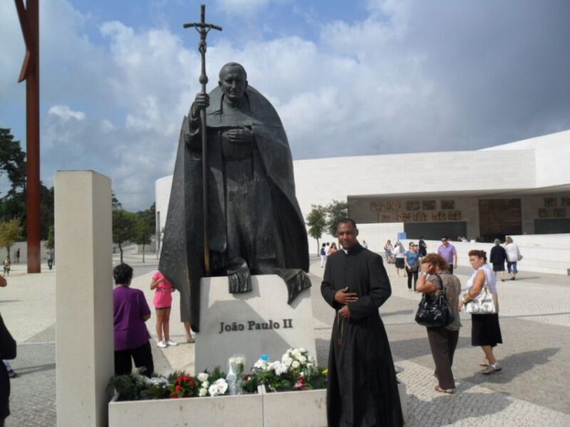 Lisbon and Fatima Sanctuary Full-Day Private Tour - The Experience in Detail