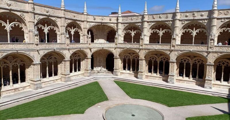 Lisbon - Belém: German private tour including monastery - A Walk Through Lisbon’s Belém: What to Expect