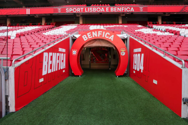 Lisbon: Benfica Luz Stadium Tour with Souvenir Scarf - The Museum and Legends